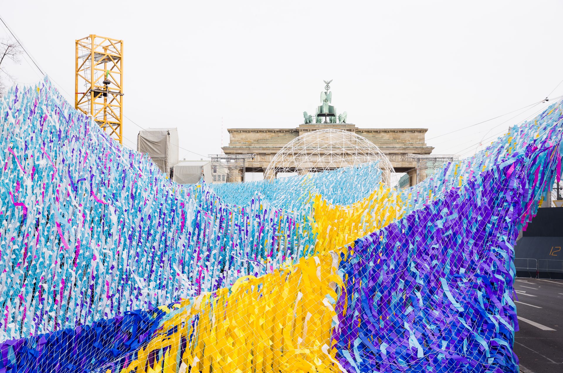 PRESSEMITTEILUNG: Aufbau der Kunstinstallation “Visions in Motion ...